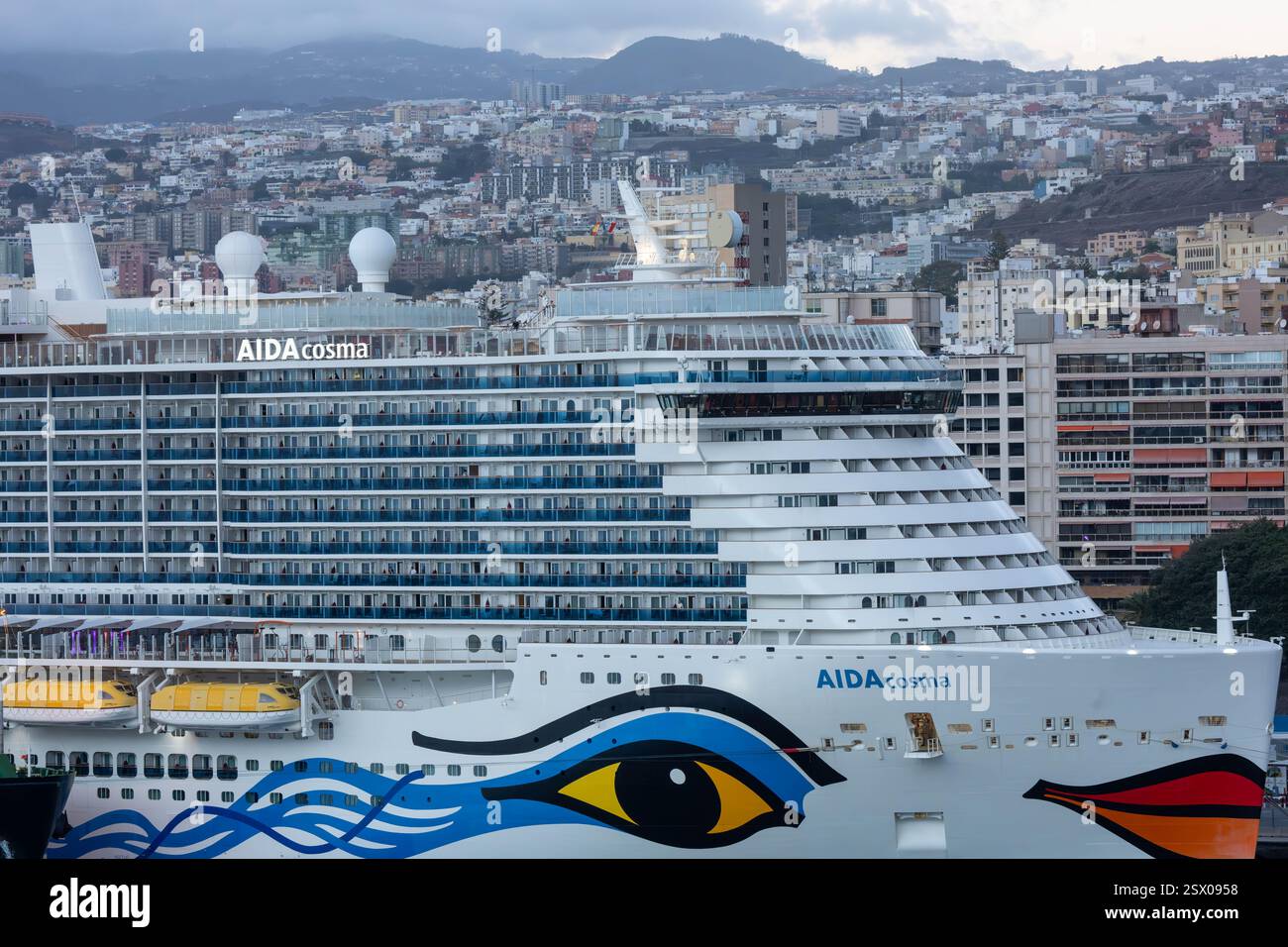 Port Santa Cruz de Tenerife, Spain with the cruise ship Aidacosma Stock ...
