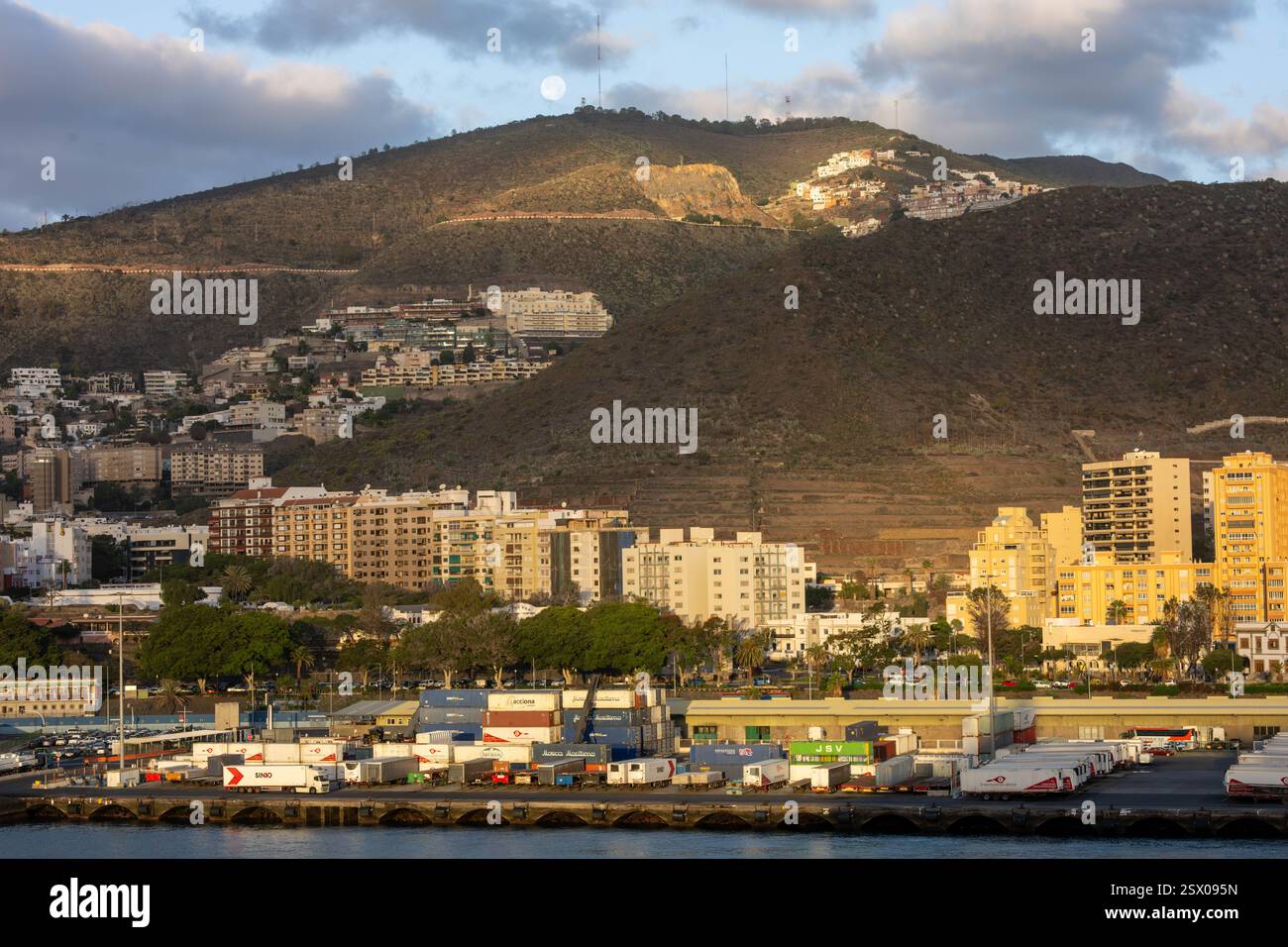 Santa cruz islands port hi-res stock photography and images - Alamy