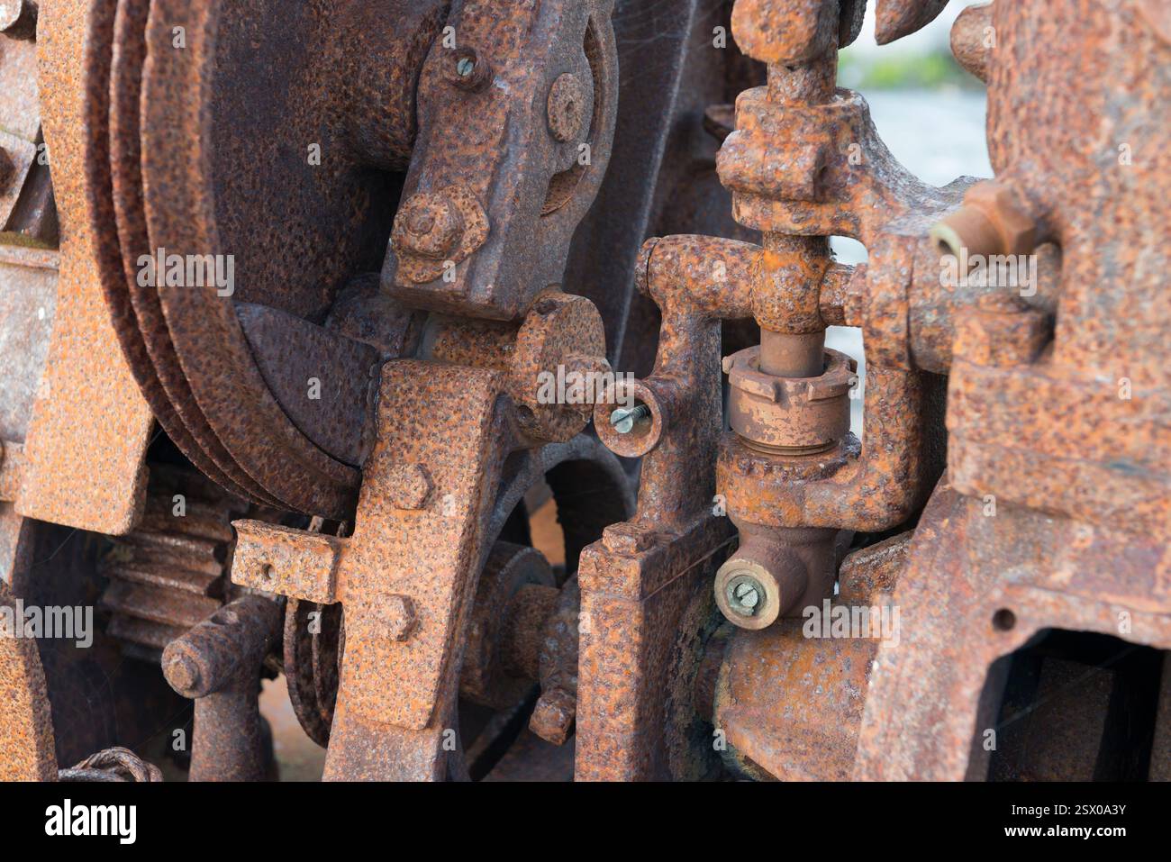 Rusty vintage engine components hi-res stock photography and images - Alamy