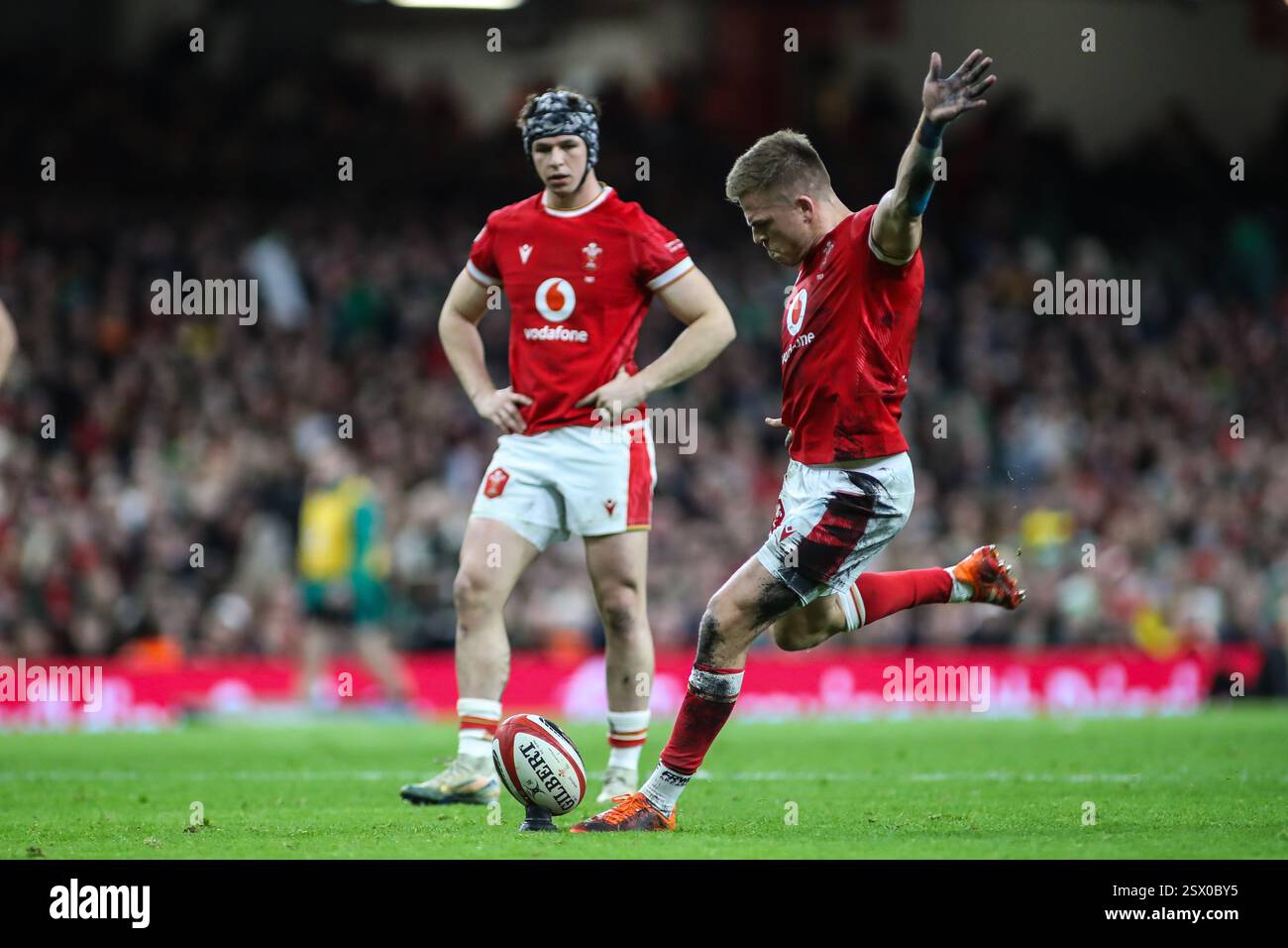 Cardiff, UK. 22nd Feb, 2025. Gareth Anscombe of Wales kicks a penalty ...