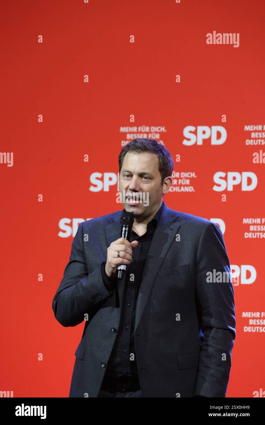 Schlusskundgebung der SPD zur Bundestagswahl 2025. Die Veranstaltung findet unter dem Motto Mehr ...