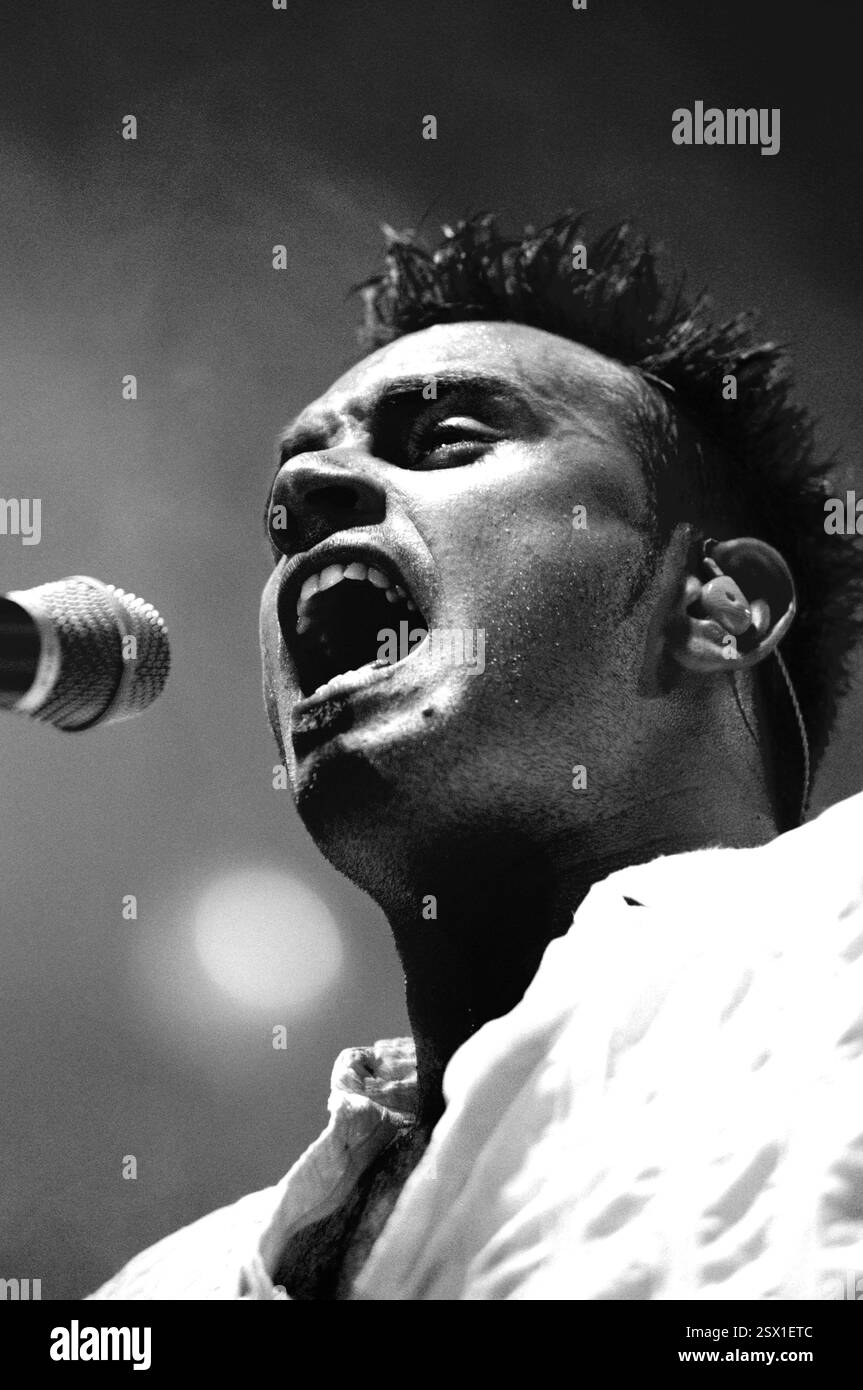 Milan Italy 25/05/1997 : Nek - Filippo Neviani,Italian singer, during ...