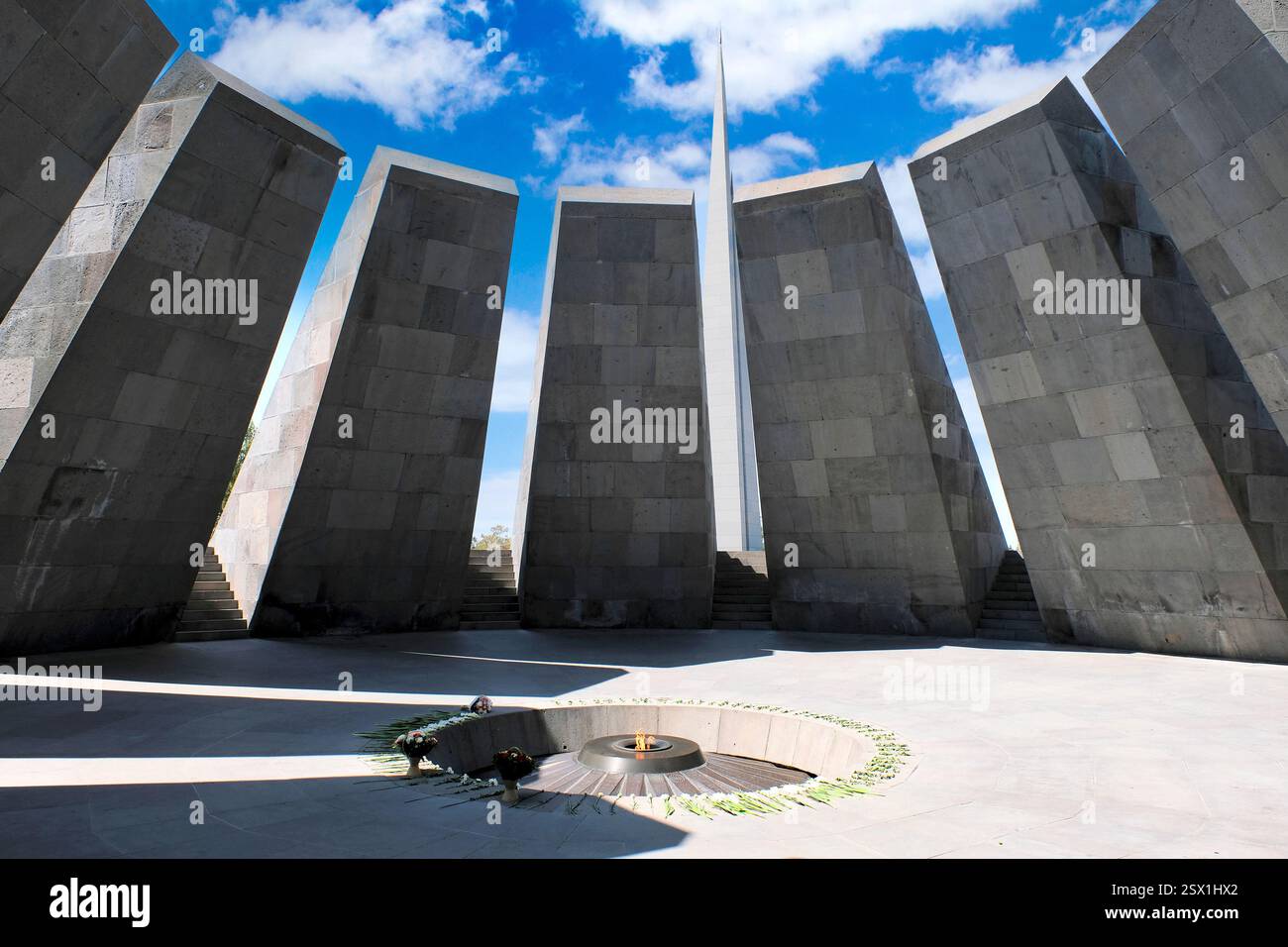 Yerevan’s Tsitsernakaberd Memorial Complex Armenian Genocide Memorial ...
