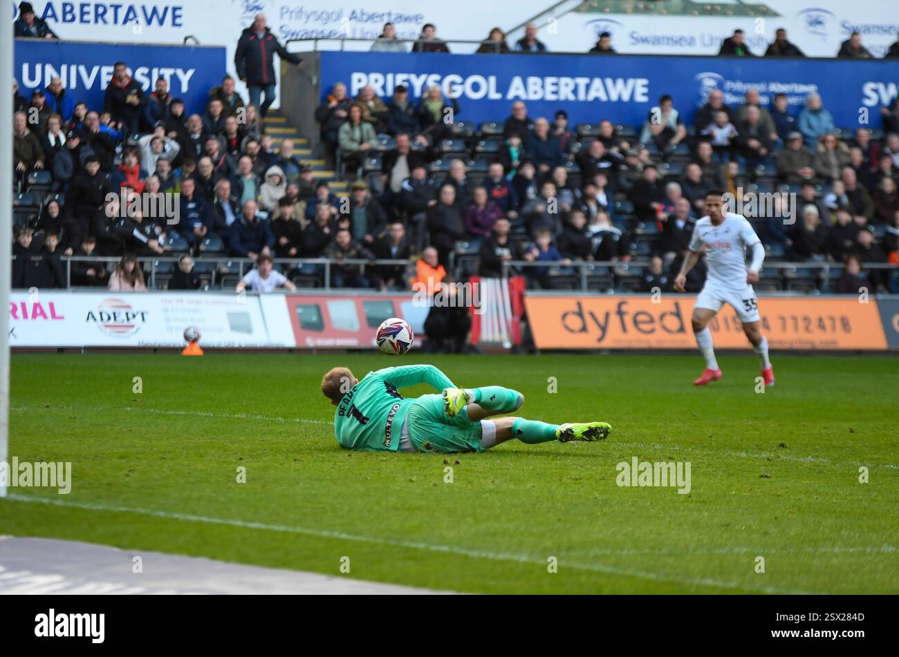 Swansea.com Stadium, Swansea, UK. 22nd Feb, 2025. EFL Championship ...