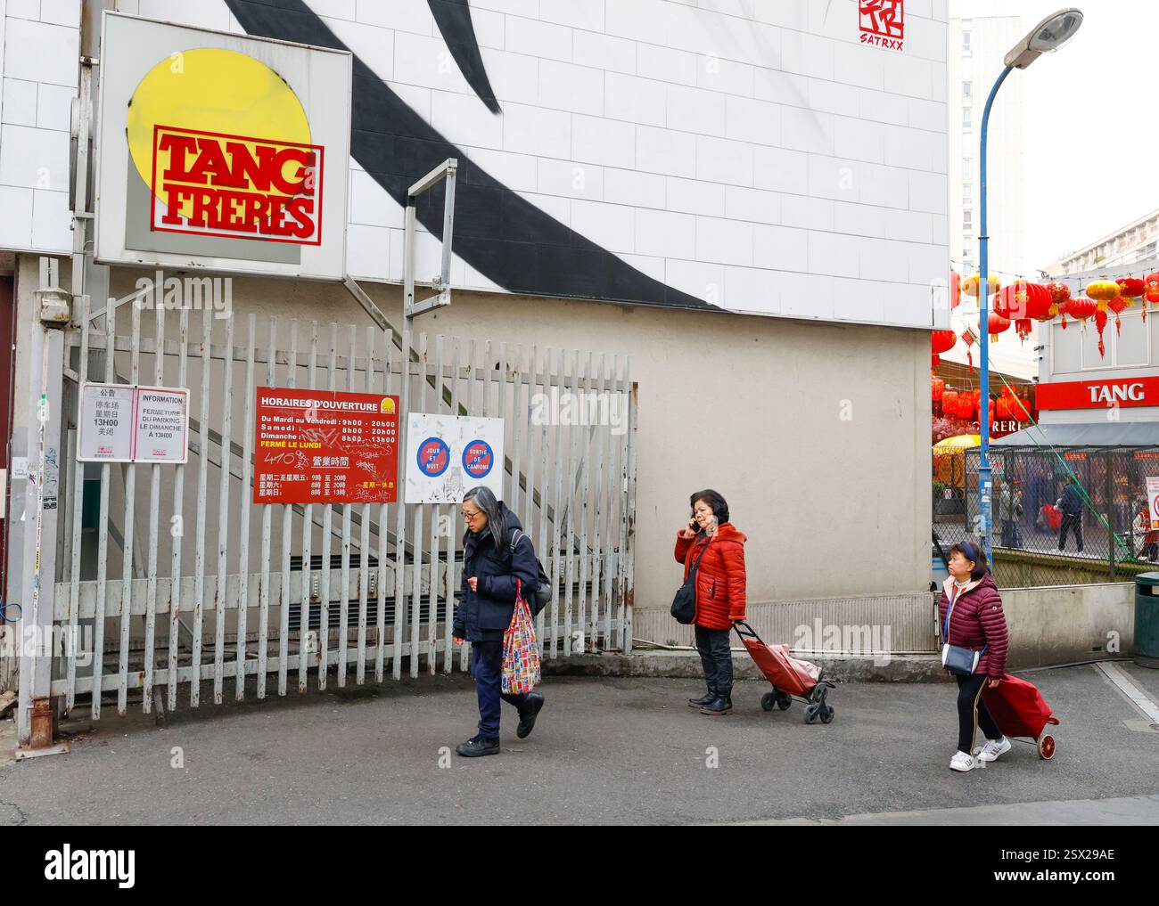 CHINESE DISTRICT PARIS XIII Stock Photo - Alamy