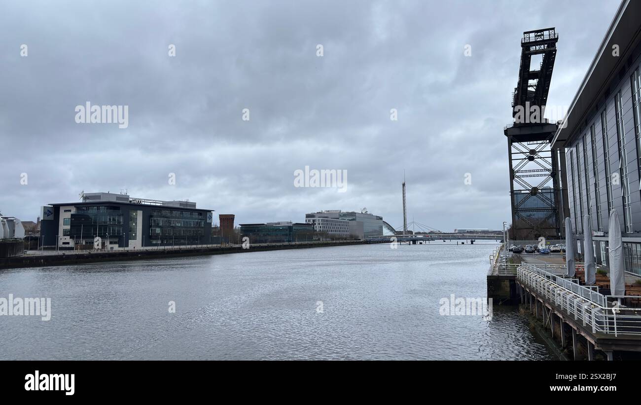 Glasgow city centre views of iconic buildings and famous tourist ...