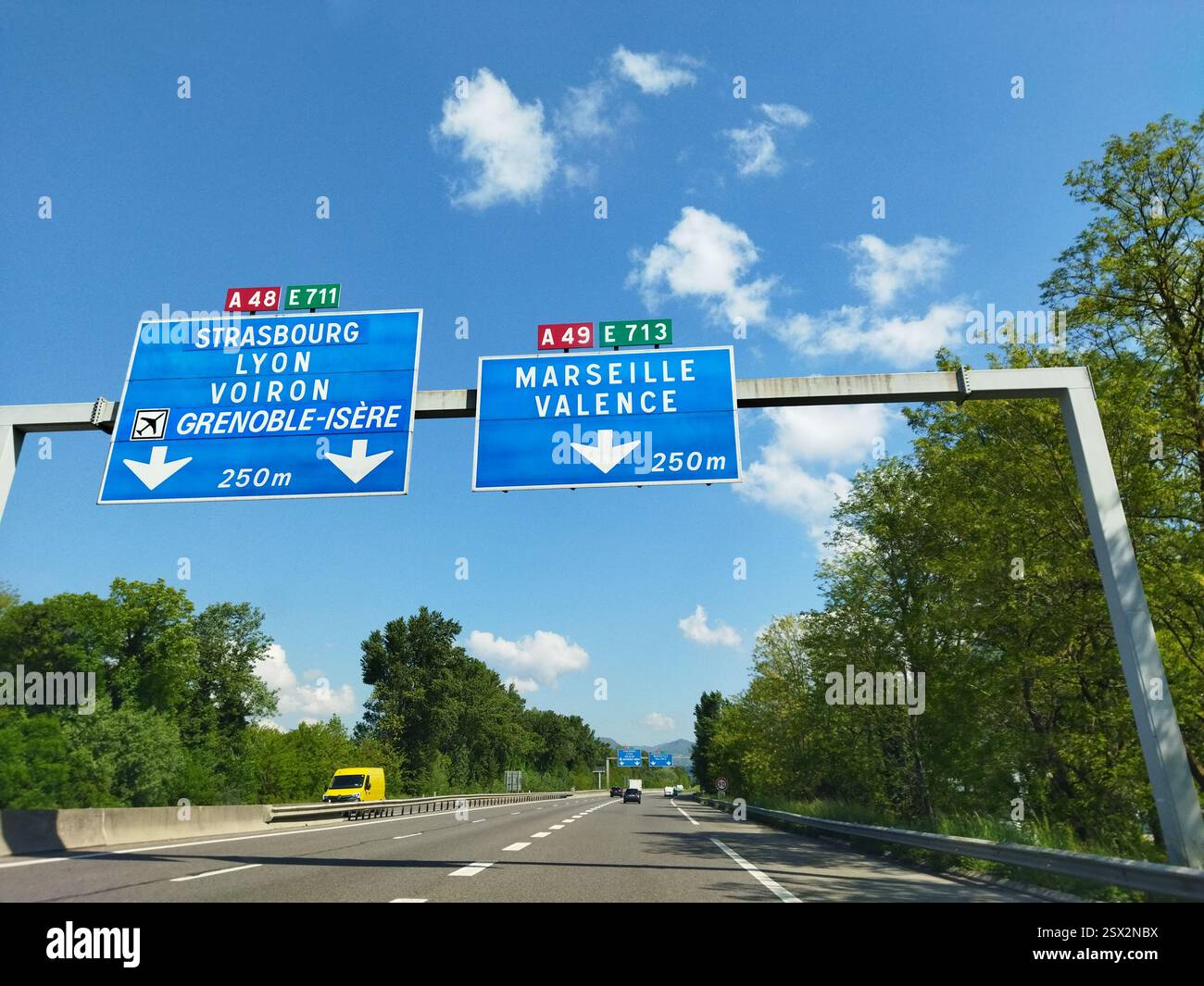 Route fluide hi-res stock photography and images - Alamy