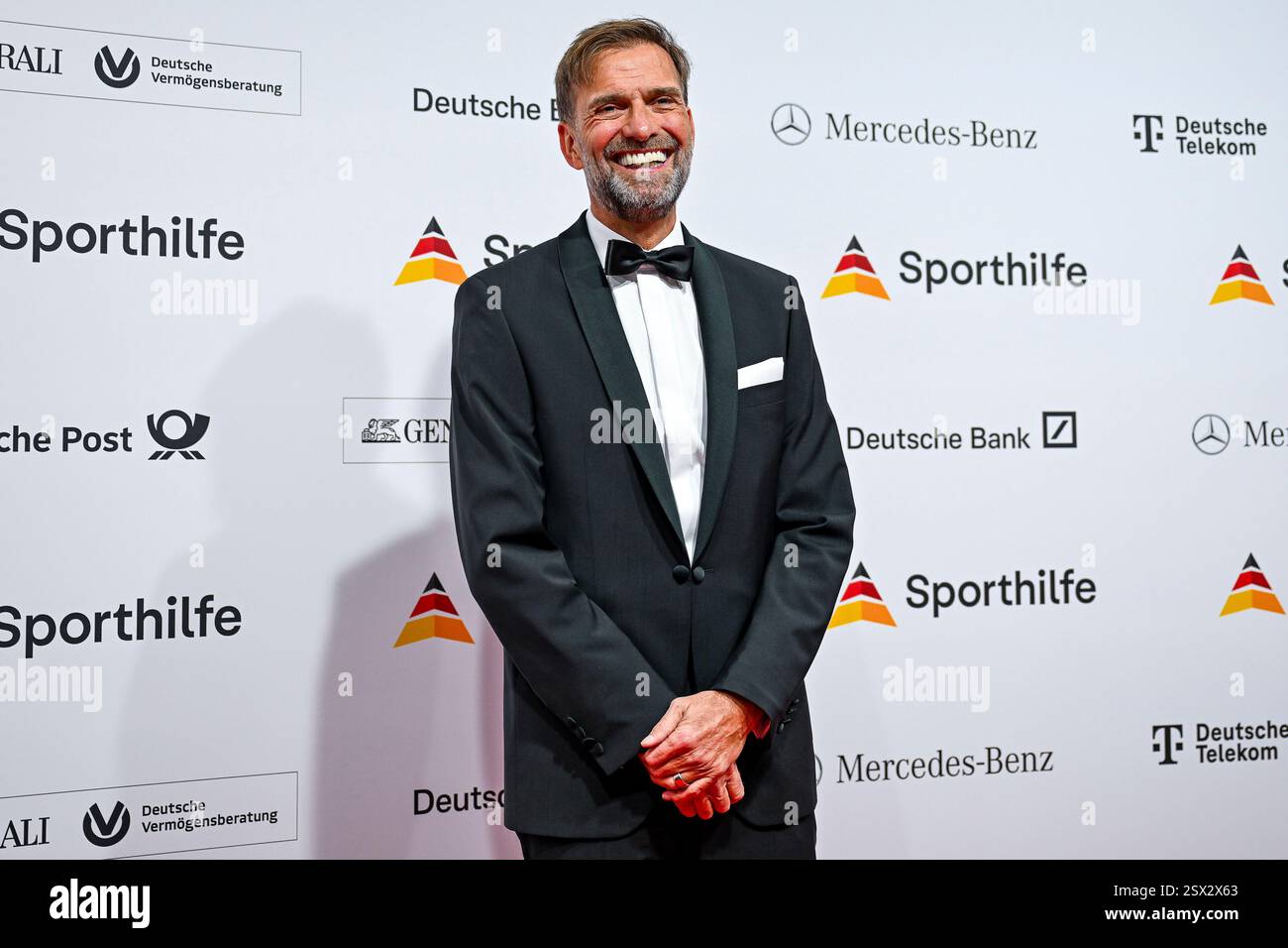 Frankfurt, Deutschland. 22nd Feb, 2025. Jürgen Klopp auf dem Roten ...