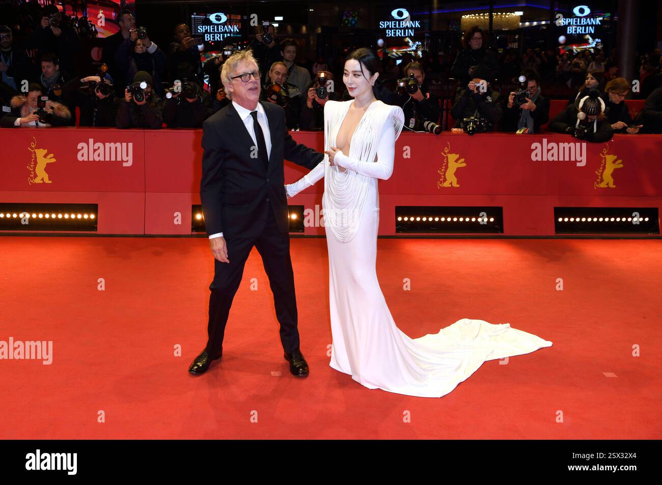 Todd Haynes und Fan Bingbing bei der Closing Ceremony mit ...
