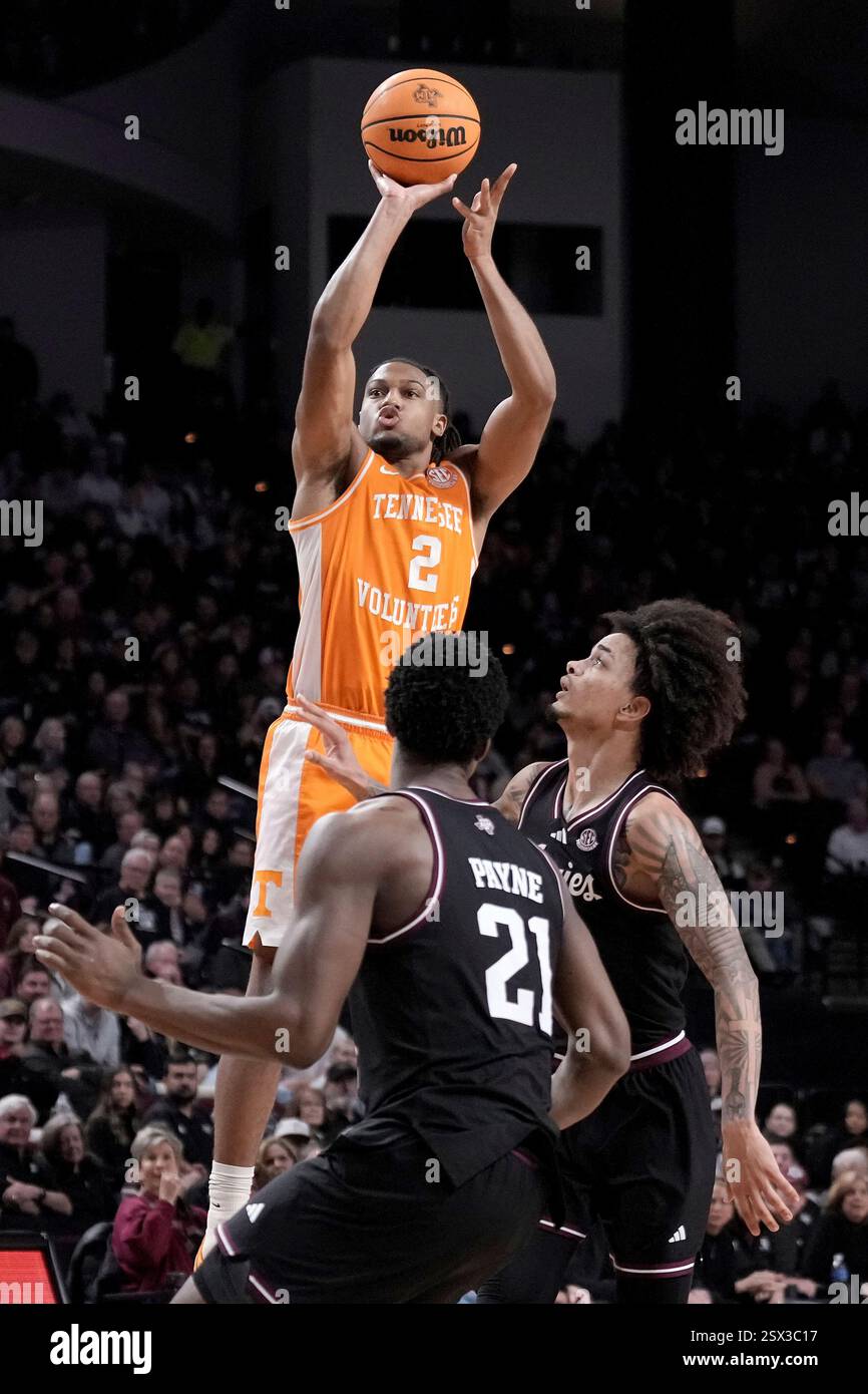 Tennessee guard Chaz Lanier (2) makes a 3-point basket over Texas A&M ...