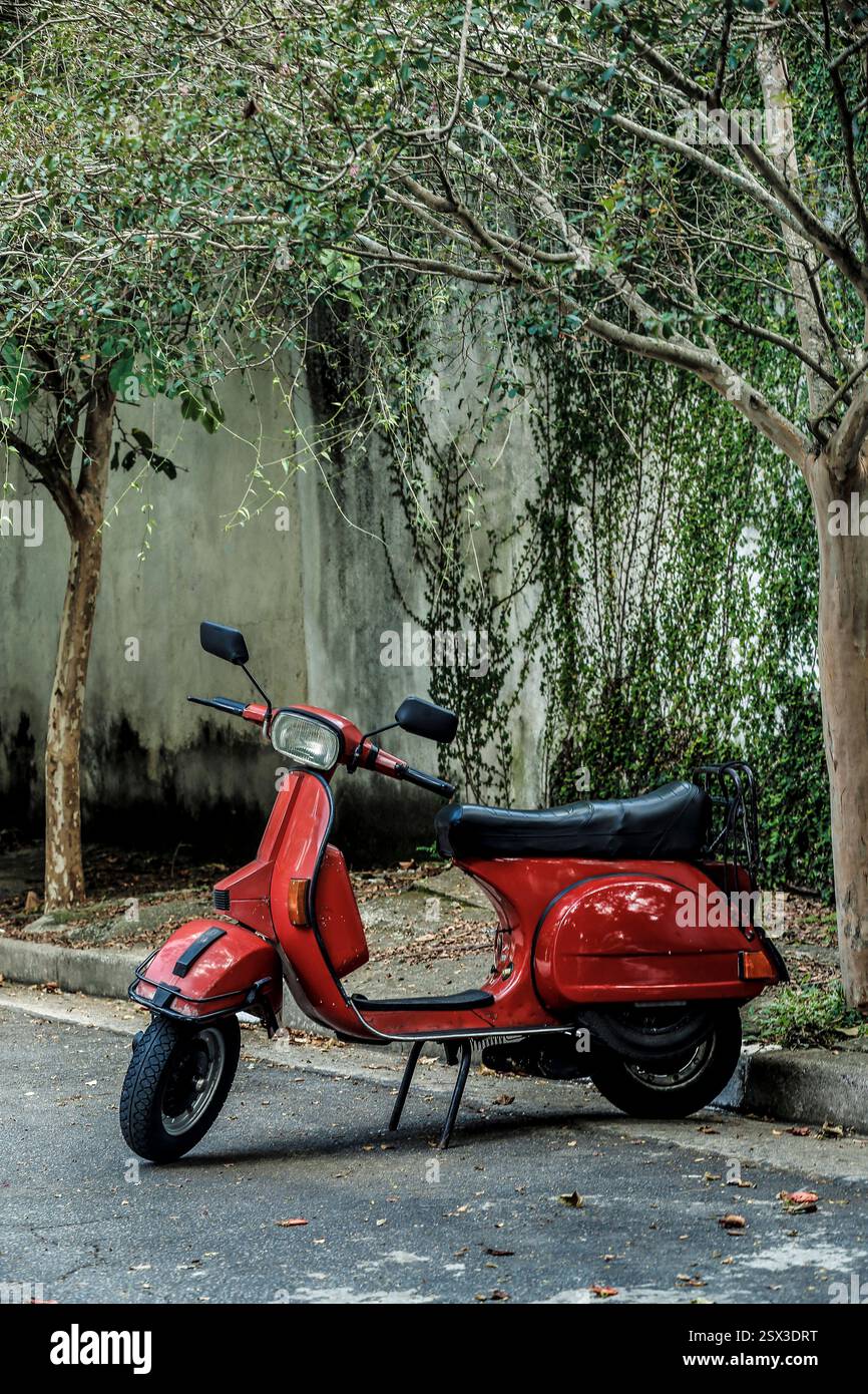 Stylish vehicles hi-res stock photography and images - Alamy