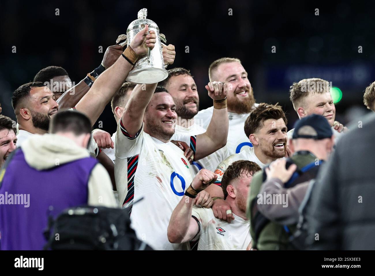 Twickenham, UK. 22nd Feb, 2025. England lift the Calcutta Cup during ...