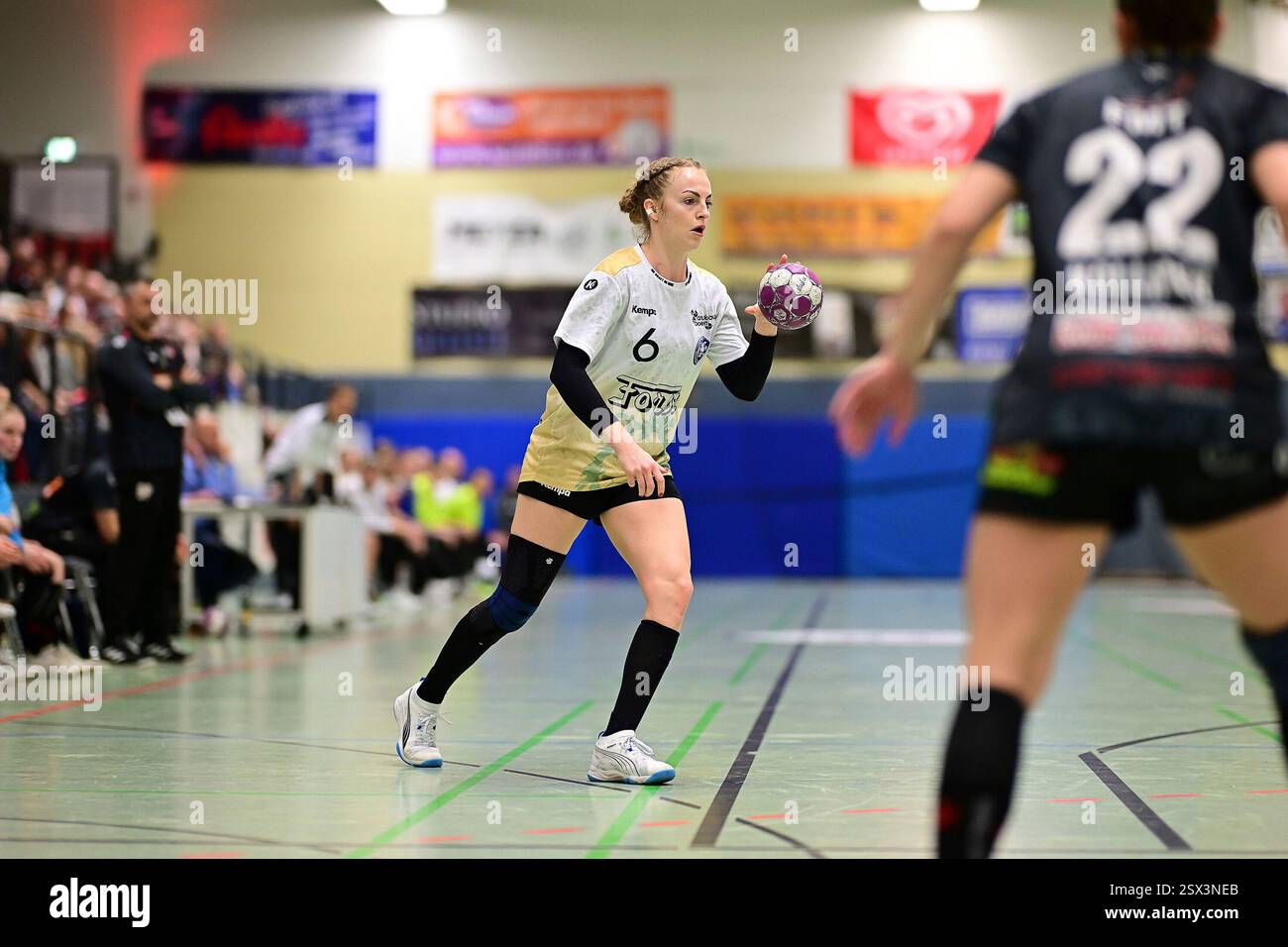 KOCKEL, Leonie am Ball HL Buchholz 08 Rosengarten vs. Bergischer HC, Handball, Frauen, Saison ...