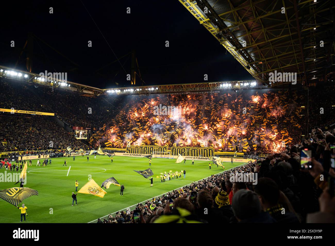 22.02.2025, Signal Iduna Park, Dortmund, GER, 1. FBL, BV Borussia ...