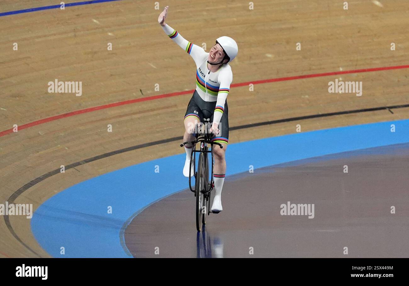 Anna Morris celebrates winning Gold and breaking the world record in ...