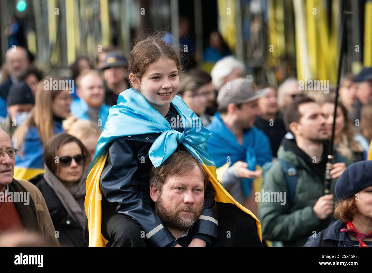 London, UK. 22 February, 2025. Thousands of Ukrainian diaspora and ...