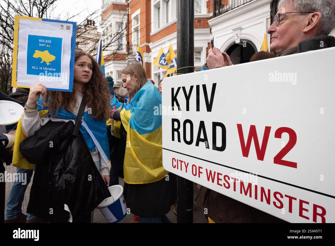 London, UK. 22 February, 2025. Thousands of Ukrainian diaspora and ...