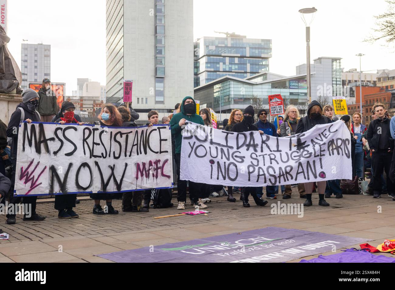 Manchester, UK. 22 FEB, 2025. SUTR counter protestors as activists from ...