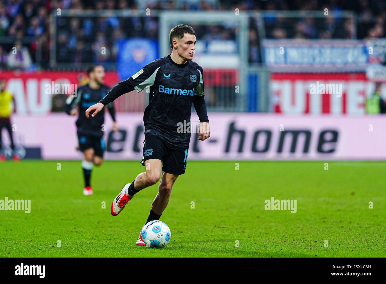 Kiel, Deutschland. 22nd Feb, 2025. Florian Wirtz (Bayer 04 Leverkusen, #10) GER, Holstein Kiel ...