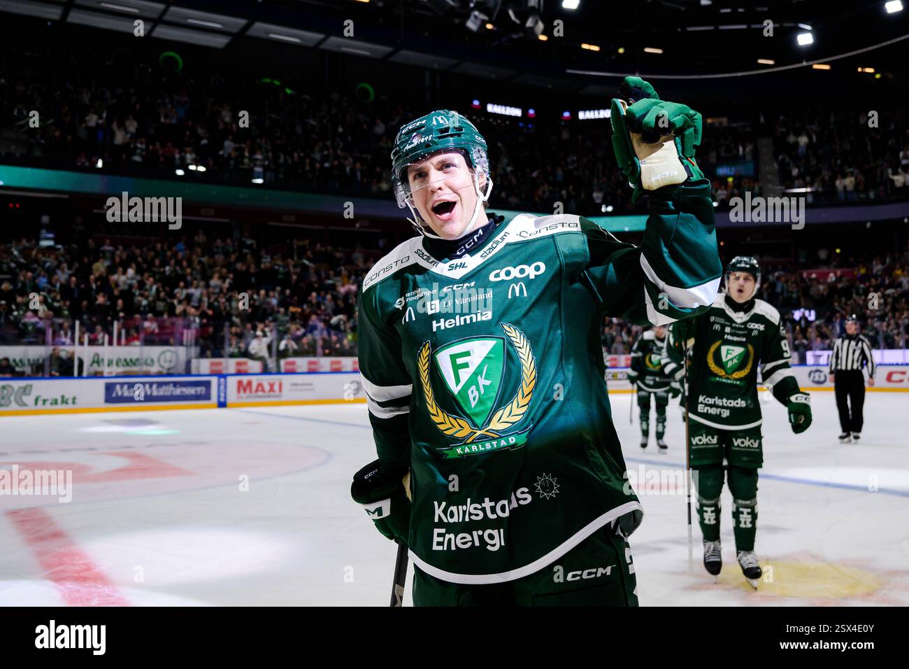 Karlstad, Sverige. 22nd Feb, 2025. 250222 Färjestads Oliver Eklind jublar efter han gjort 4-1 ...