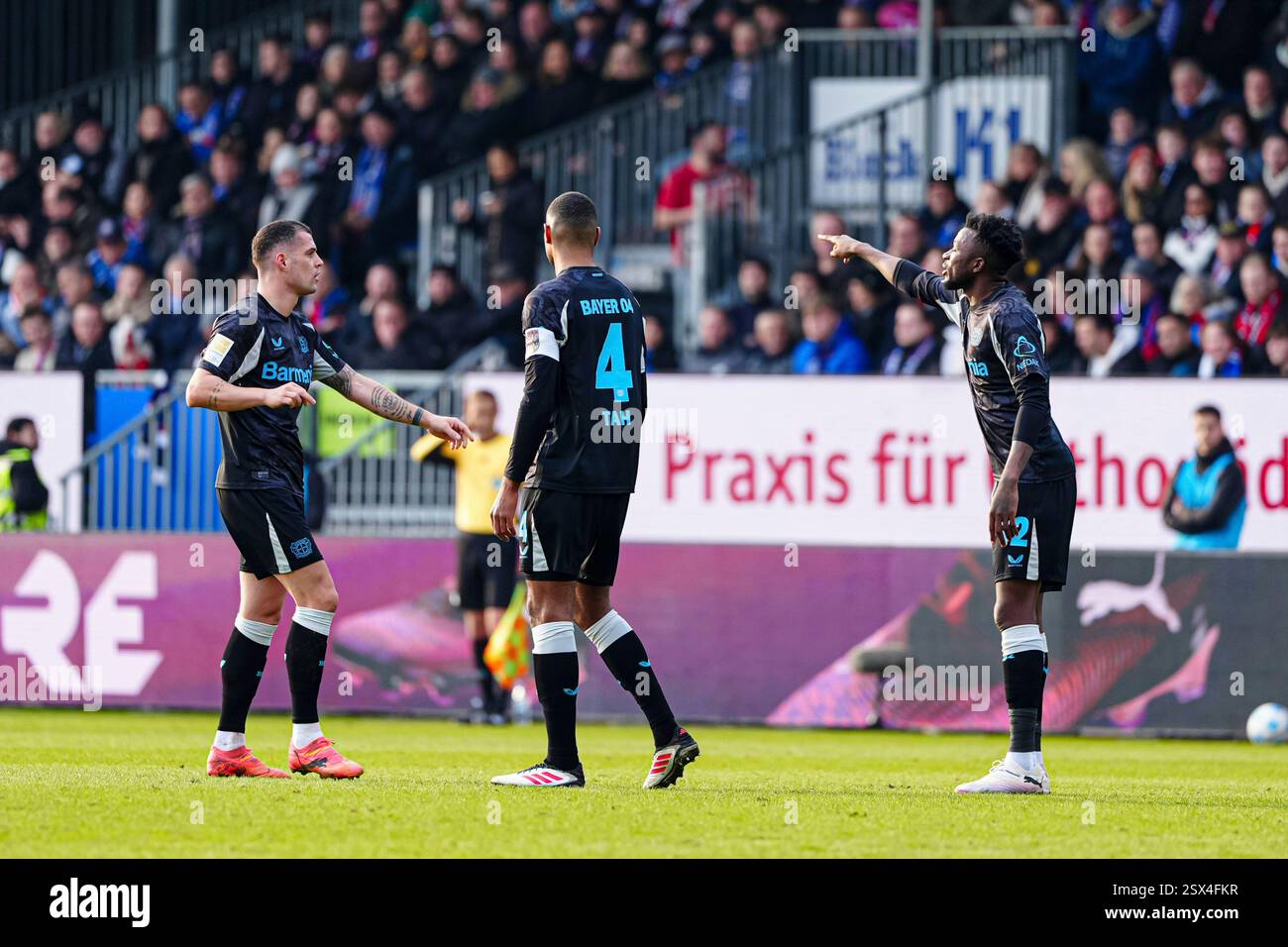 Granit Xhaka (Bayern 04 Leverkusen, #34), Jonathan Tah (Bayer 04 Leverkusen, #04), Edmond ...