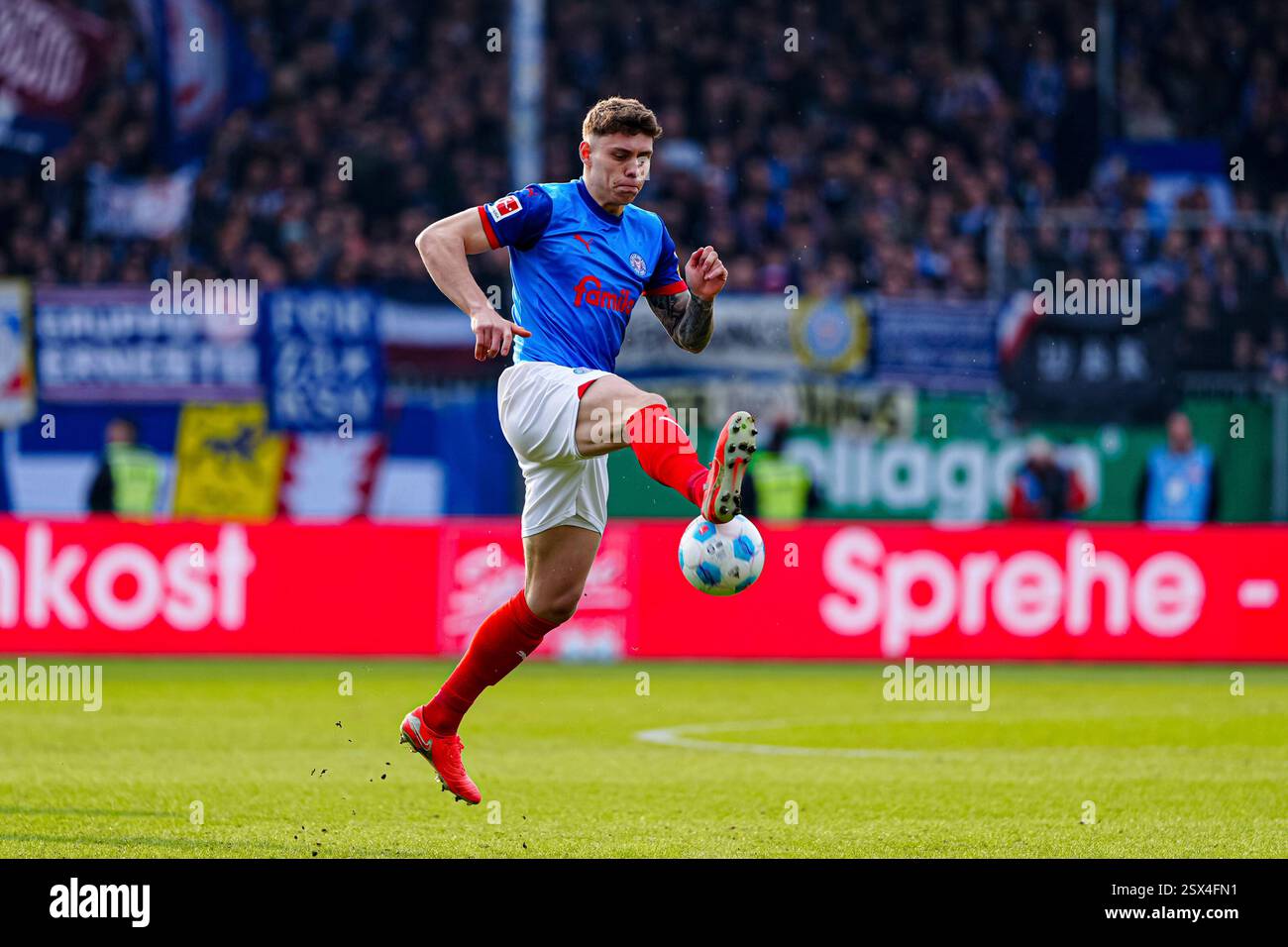 Kiel, Deutschland. 22nd Feb, 2025. Lasse Rosenboom (Holstein Kiel, #23) GER, Holstein Kiel vs ...