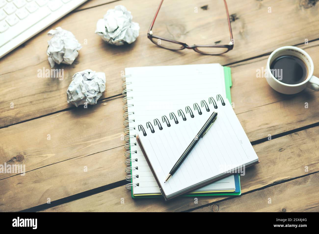 Notepad glasses mouse on hi-res stock photography and images - Alamy