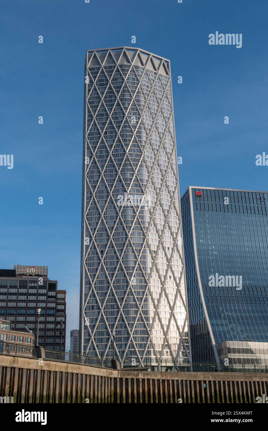 The Newfoundland residential tower on the Isle of Dogs (London ...