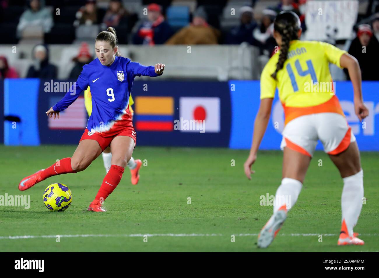 United States forward Ally Sentnor (9) kicks a goal past Colombia ...