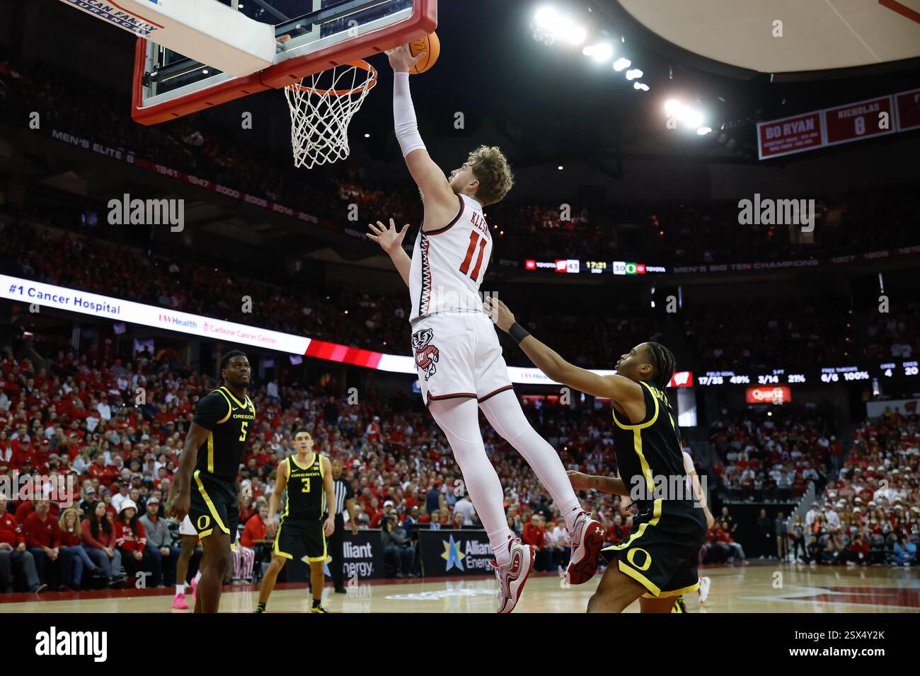 February 22, 2025: Wisconsin Badgers guard Max Klesmit (11) goes in for ...