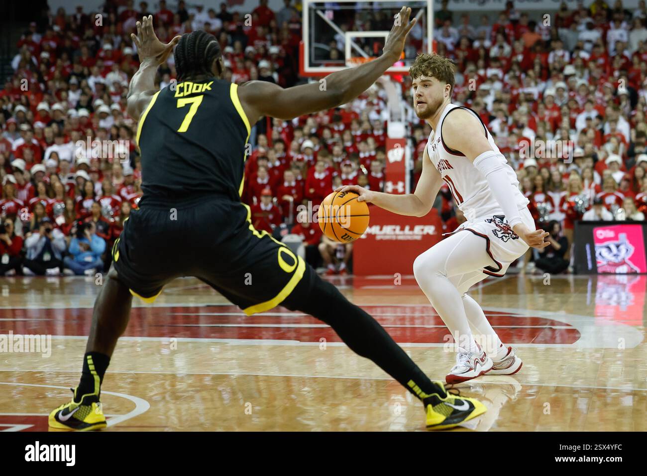 February 22, 2025: Wisconsin Badgers guard Max Klesmit (11) during the ...