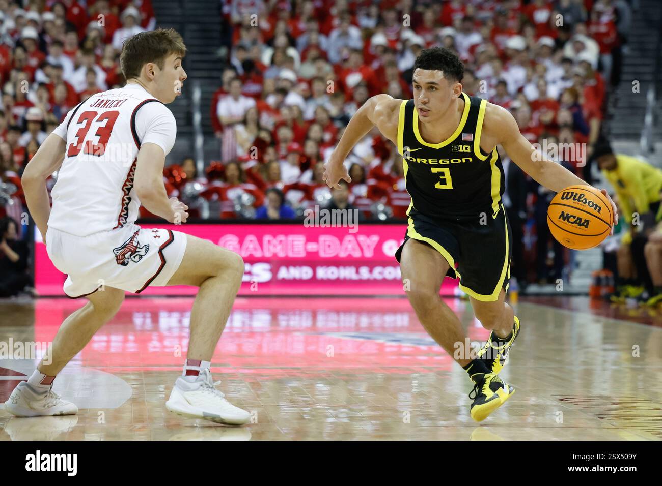 Madison, WI, USA. 22nd Feb, 2025. Oregon Ducks guard Jackson Shelstad ...