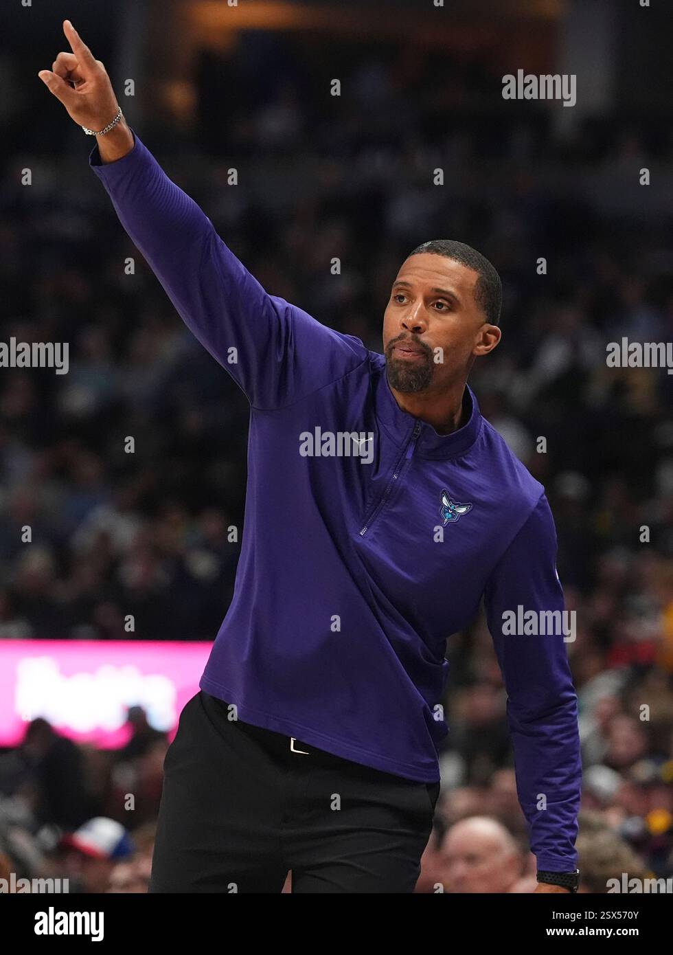 Charlotte Hornets head coach Charles Lee in the second half of an NBA ...