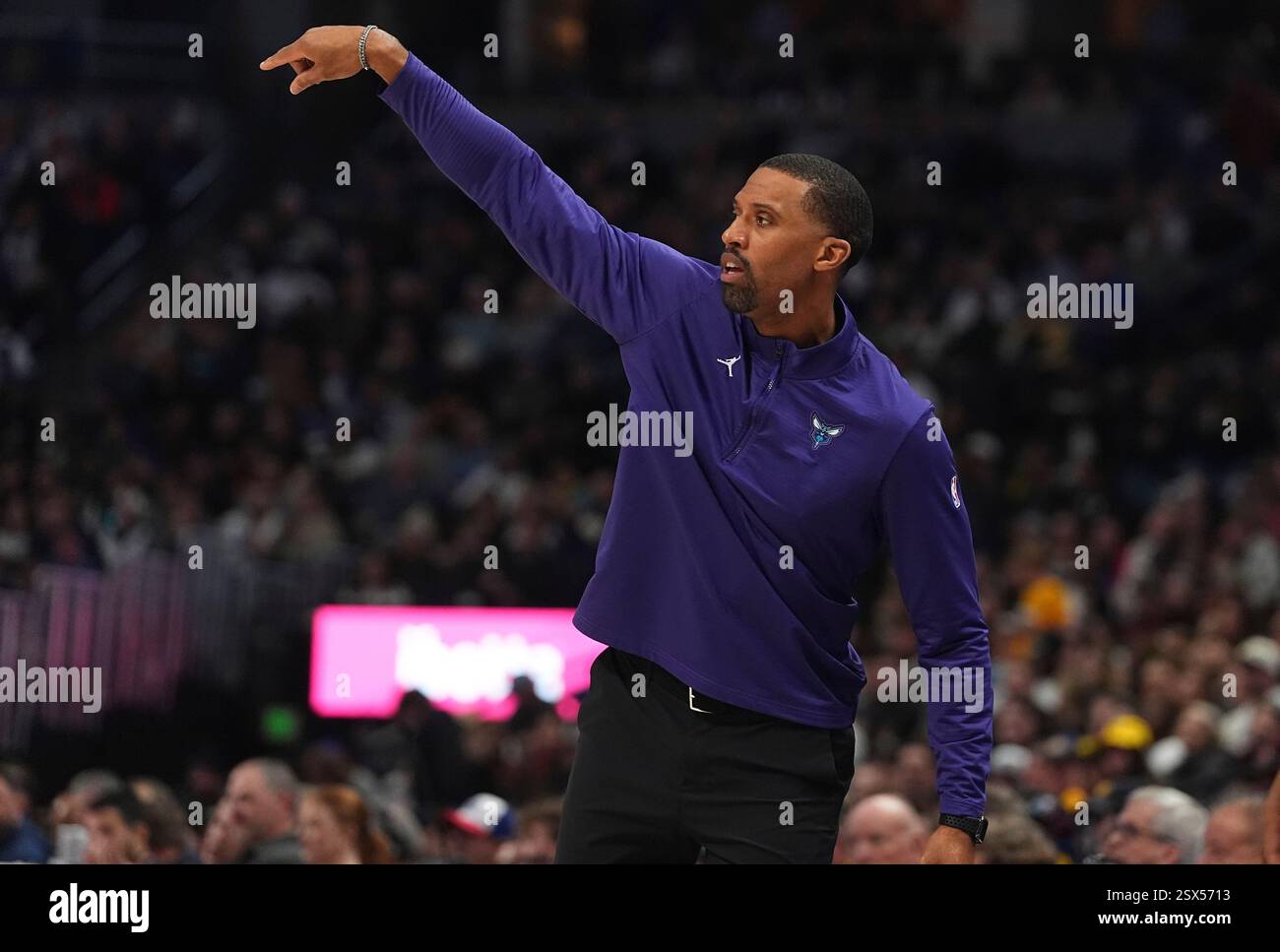 Charlotte Hornets head coach Charles Lee in the second half of an NBA ...