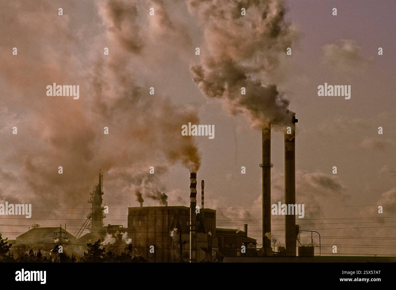 pollution from billowing smoke - Portugal Stock Photo - Alamy