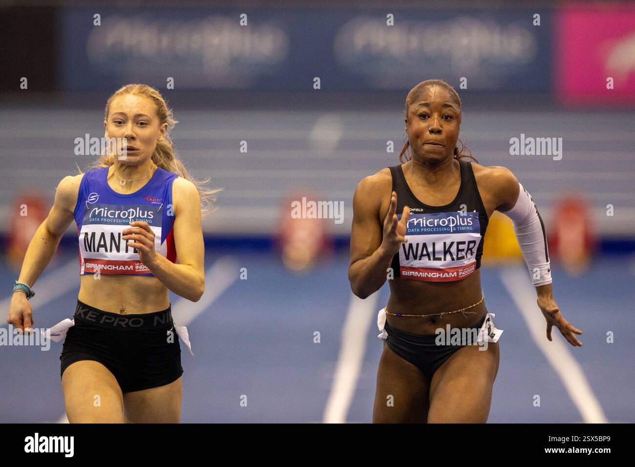Utilita Arena, Birmingham, England, 22nd February 2025 Dani Walker and Jessica Mantle race to ...