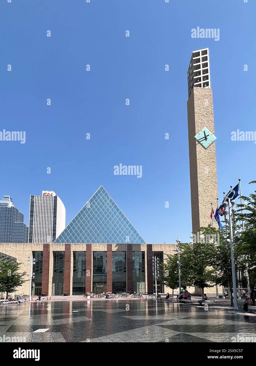 Edmonton and fountain hi-res stock photography and images - Alamy