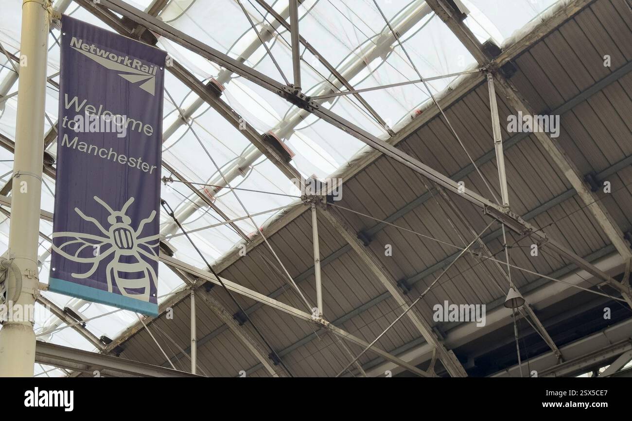 Manchester, uk, January 19th 2025 Manchester Piccadilly station welcome ...