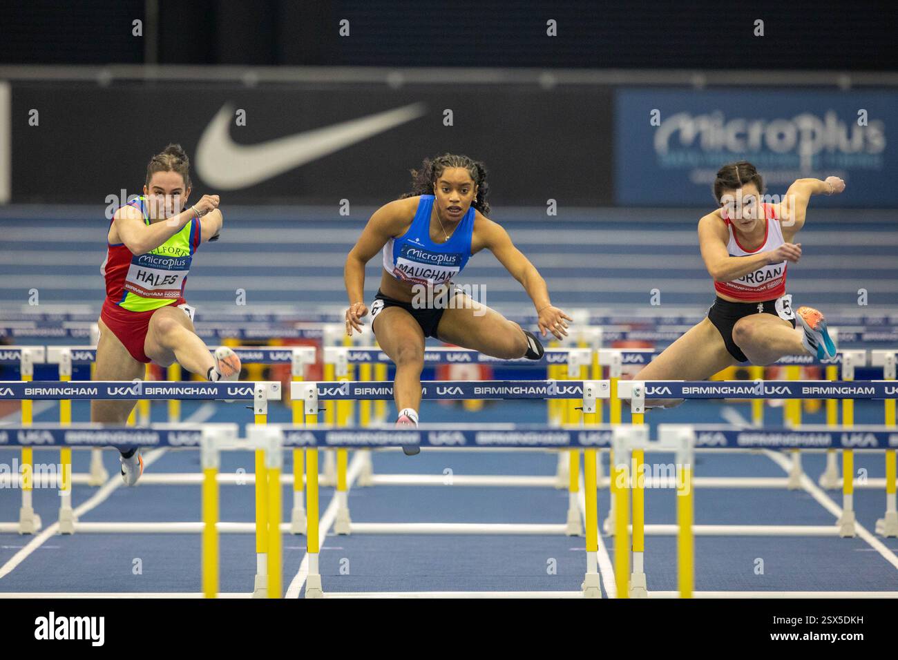 Utilita Arena, Birmingham, England, 22nd February 2025 Etienne Maughan (middle) leads Danielle ...