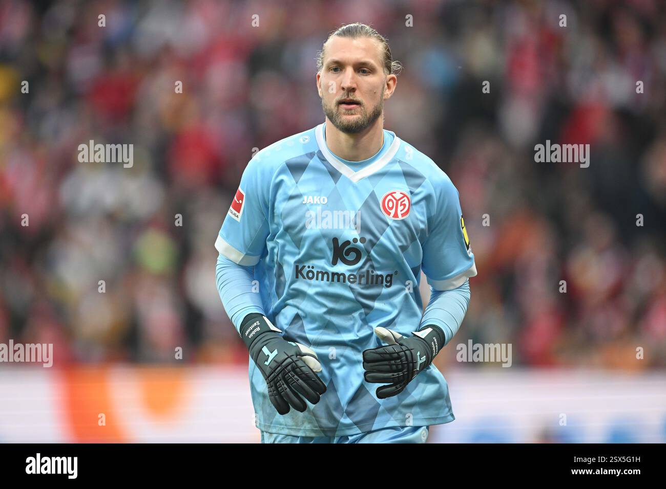 Mainz, Germany. 22nd Feb, 2025. Fussball 1. Bundesliga 23. Spieltag 1. FSV Mainz 05 - FC St ...