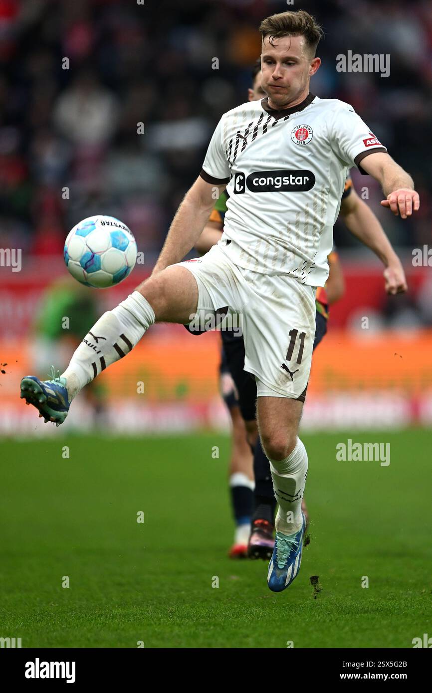 Mainz, Germany. 22nd Feb, 2025. Fussball 1. Bundesliga 23. Spieltag 1. FSV Mainz 05 - FC St ...