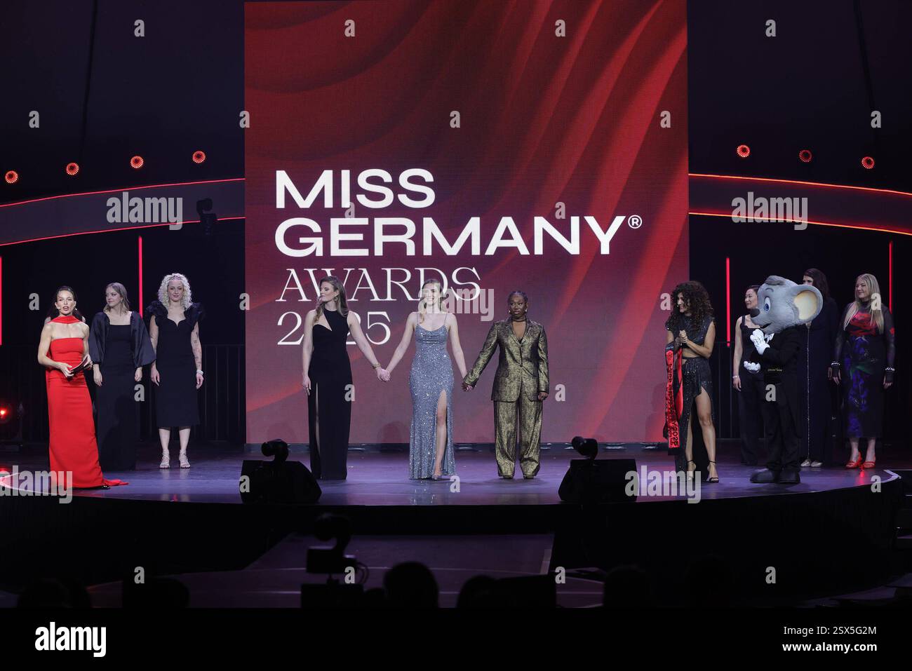 Miss Germany Awards Finale 2025 Finalistinnen mit Lola Weippert und ...