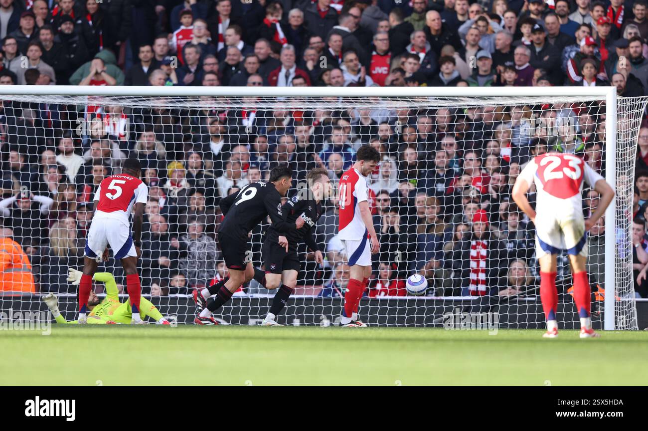 London, UK. 22nd Feb, 2025. Jarrod Bowen (WHU) celebrates scoring the ...