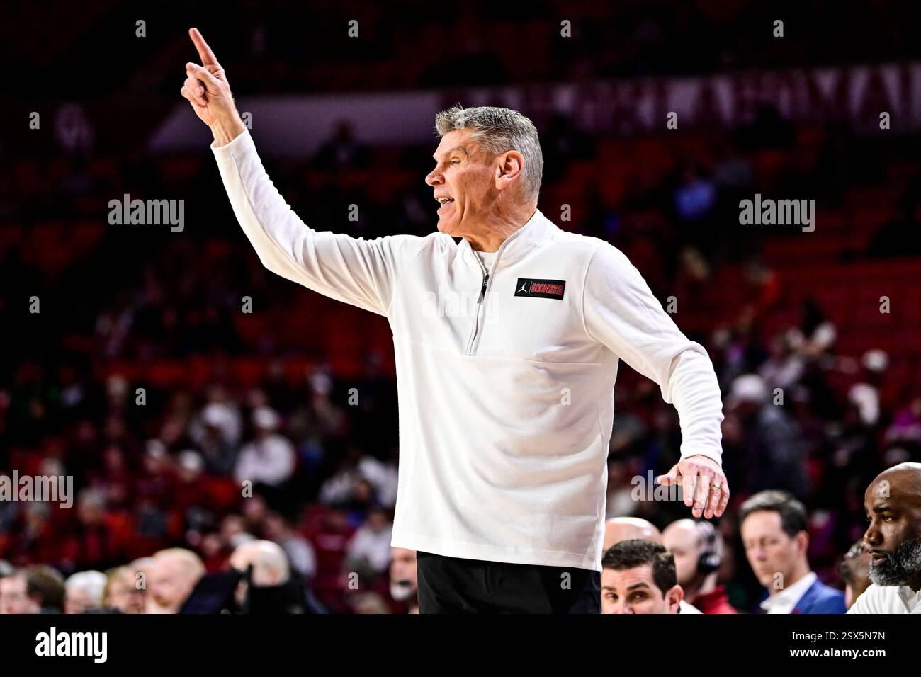 Oklahoma head coach Porter Moser gestures during the first half of an ...