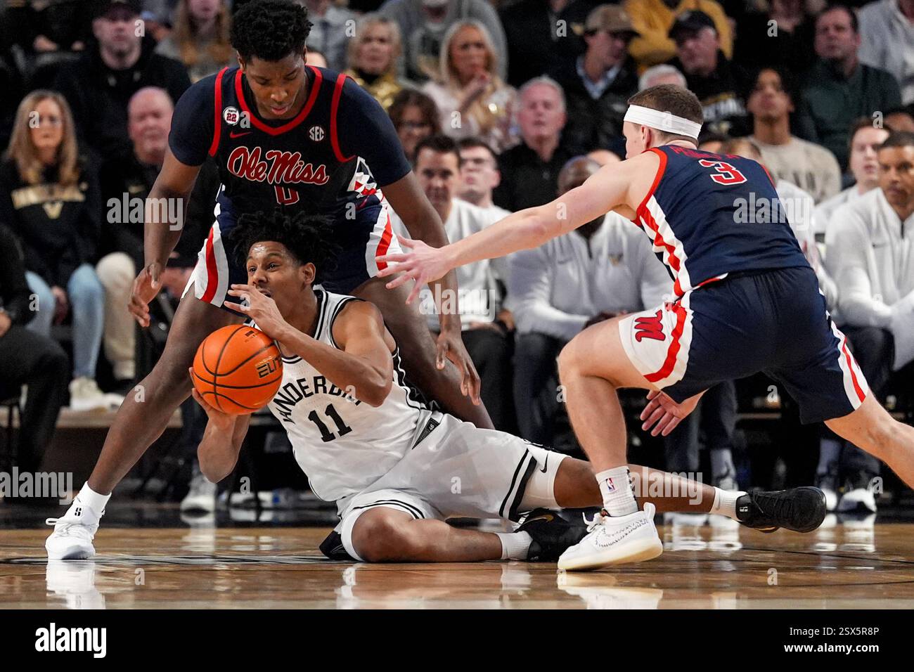 Nashville, Tennessee, USA. 22nd Feb, 2025. Vanderbilt guard AJ Hoggard ...