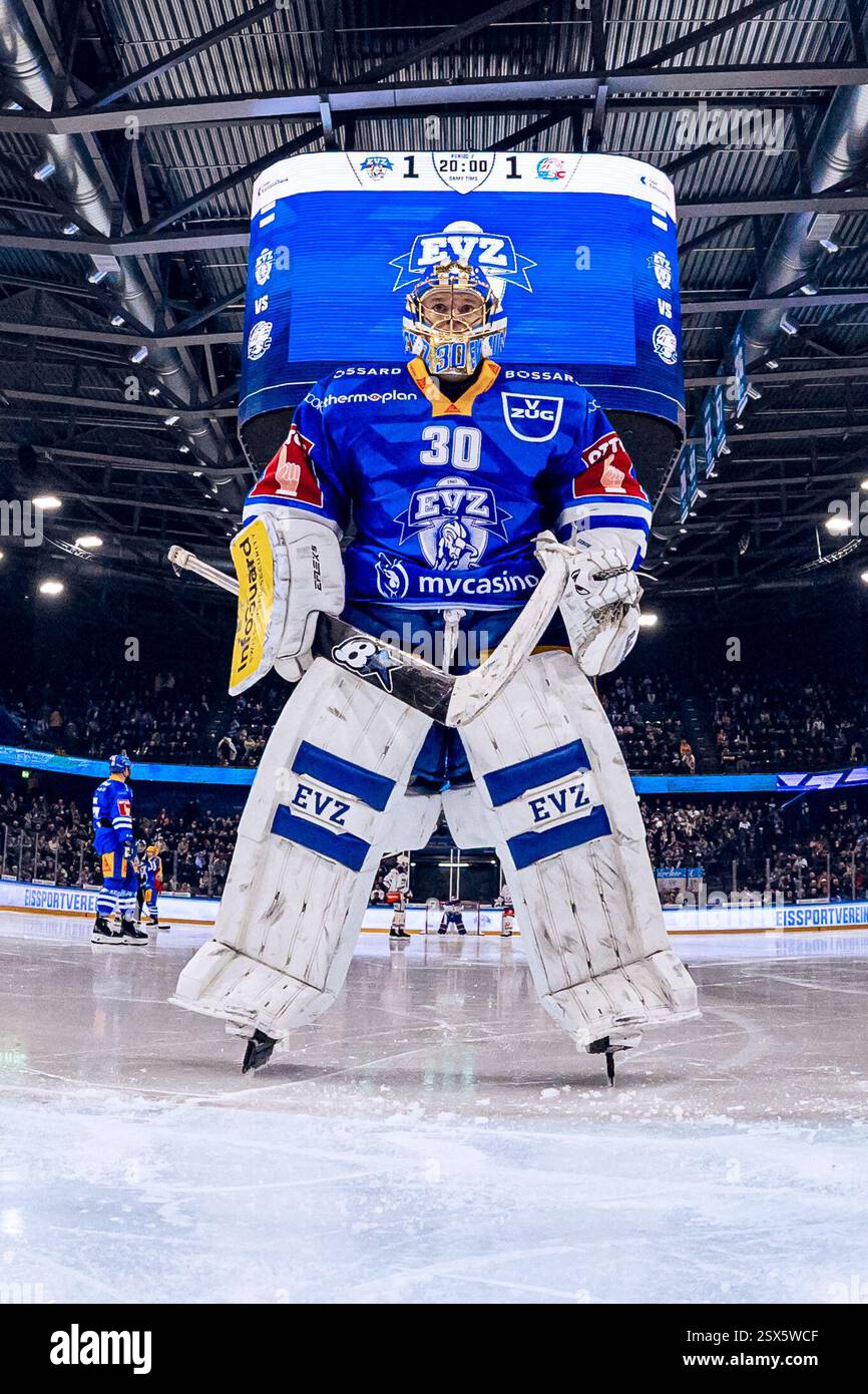Goalkeeper Leonardo Genoni #30 (EV Zug) from the NetCam perspective ...