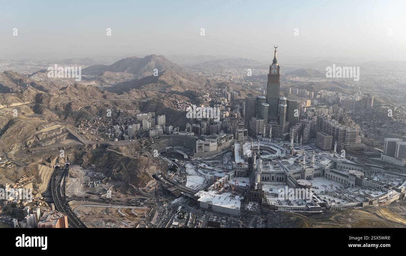Mecca , Saudi Arabia Mars 30 2024: Makkah city Streets hotels and ...