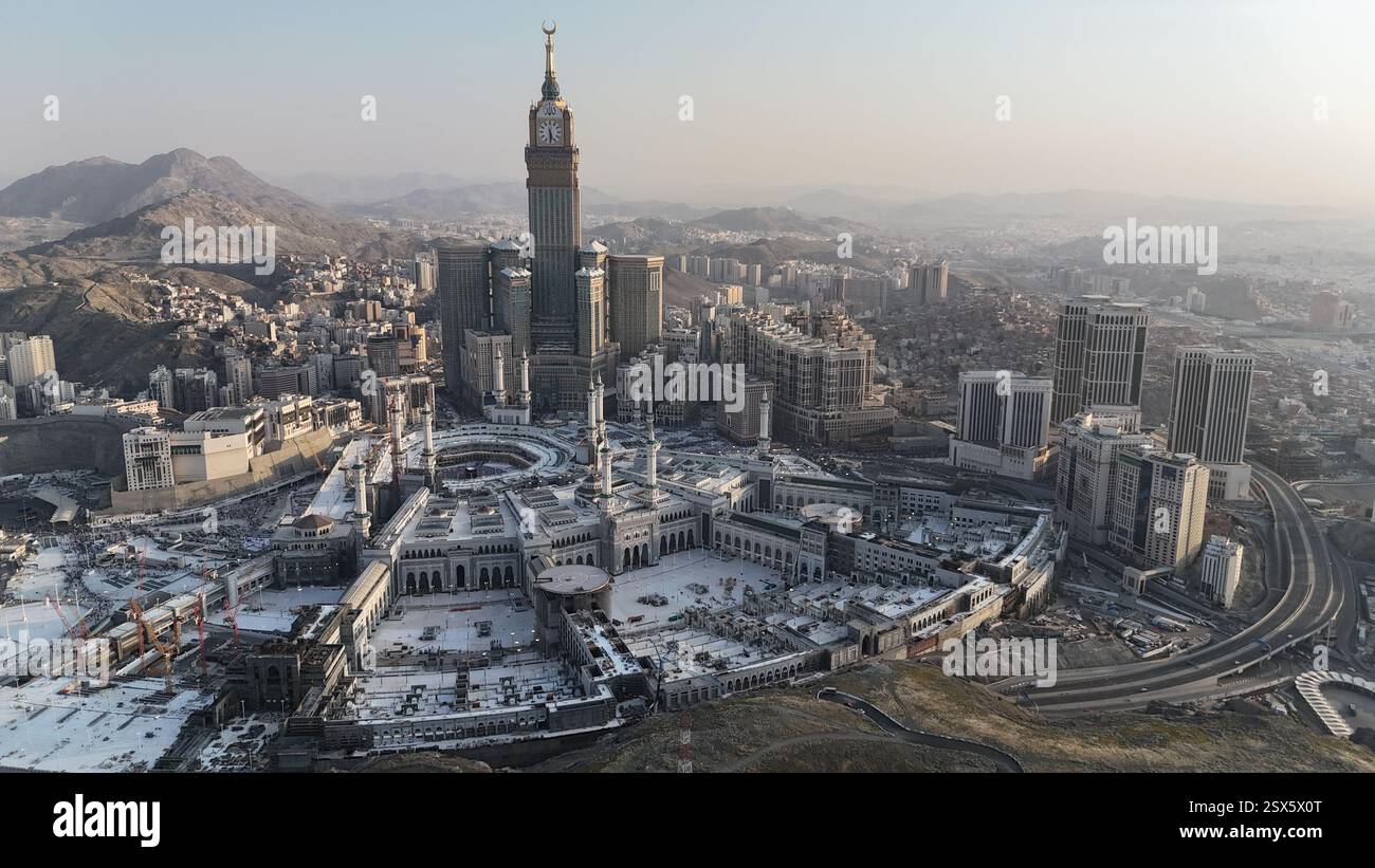 Mecca , Saudi Arabia Mars 30 2024: Makkah city Streets hotels and ...