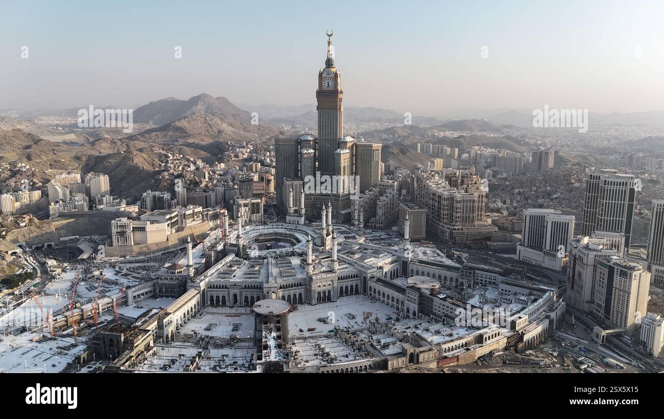 Mecca , Saudi Arabia Mars 30 2024: Makkah city Streets hotels and ...
