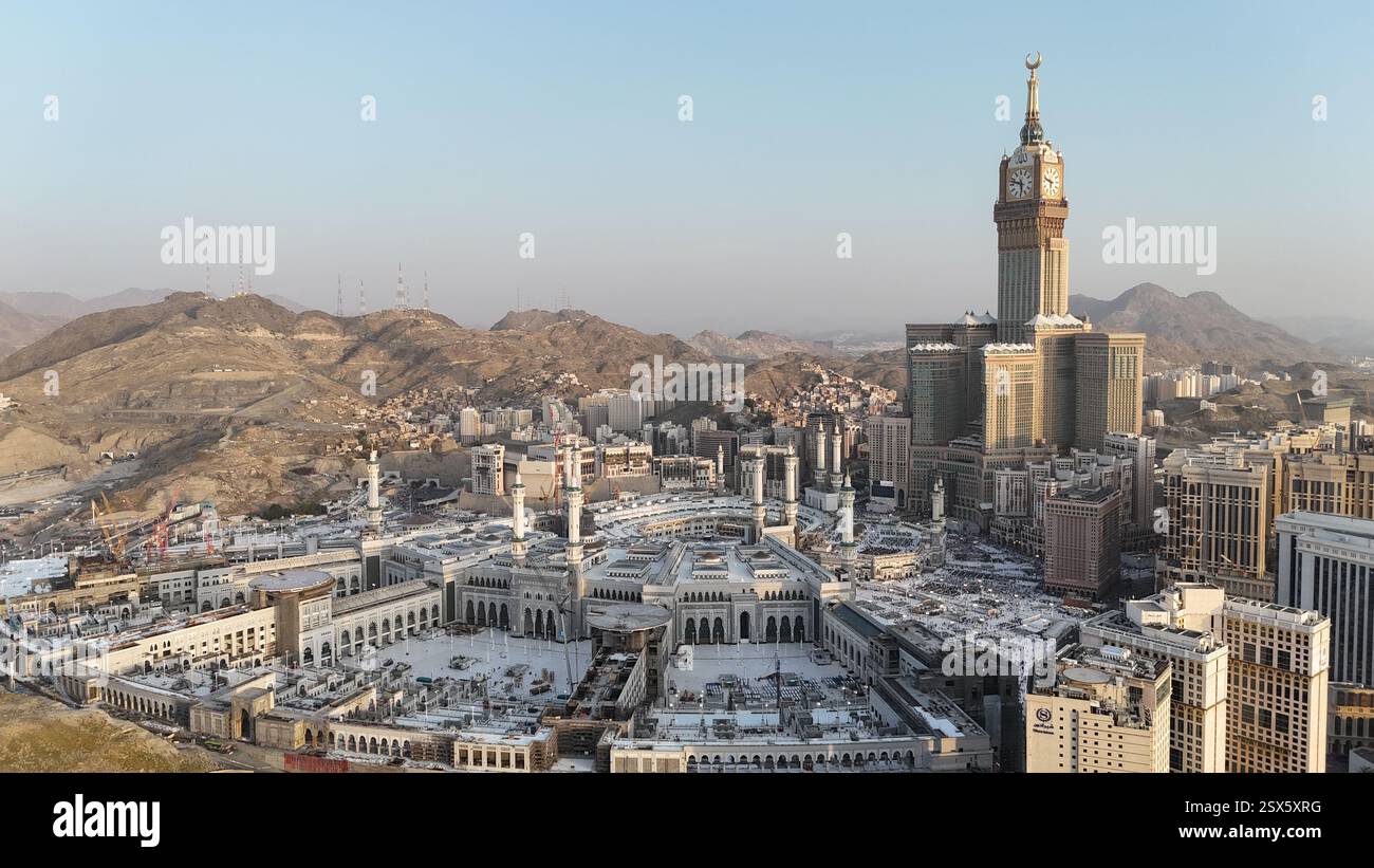 Mecca , Saudi Arabia Mars 30 2024: Makkah city Streets hotels and ...